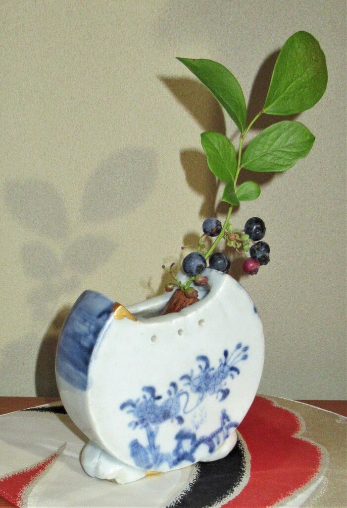 氏素性の解らぬ作品 古清水焼? 色絵透彫鳳凰文象耳吊香炉 - 夜 氏素性の解らぬ作品 古清水焼? 色絵透彫鳳凰文象耳吊香炉 - 夜