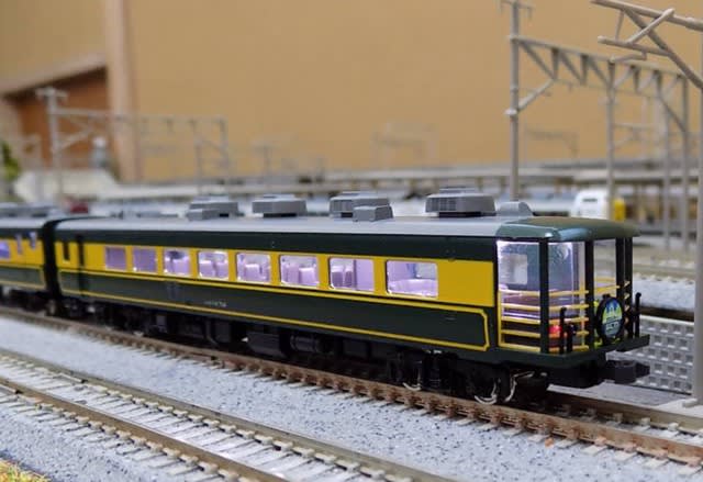 TOMIXの92716 14系「なにわ」更新車セット(新塗装)を弄る TOMIXの92716 14系「なにわ」更新車セット(新塗装)を弄る