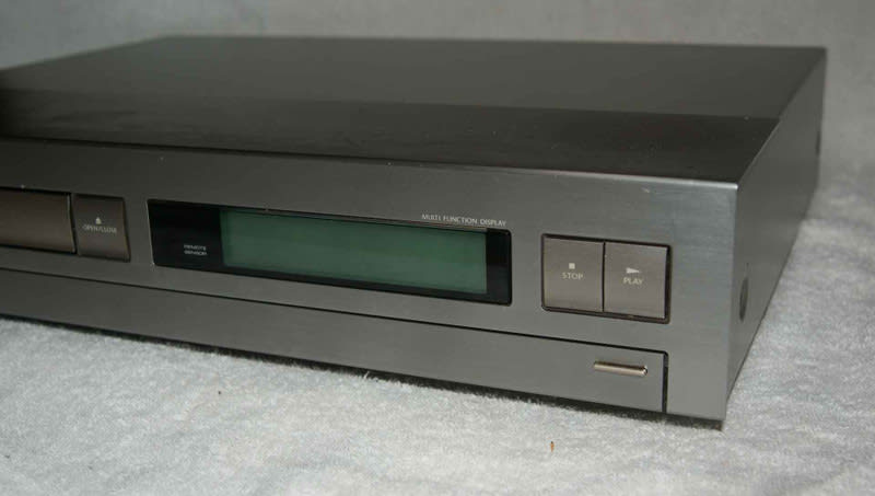 ONKYO Liverpool CDプレーヤー C-200 - 乾電池の画像集 出張所 ONKYO Liverpool CDプレーヤー C-200 - 乾電池の画像集 出張所