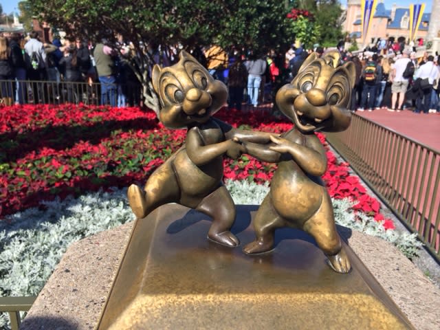 MK:ウォルト・ディズニーとミッキーの銅像 - GOMA-BLOG MK:ウォルト・ディズニーとミッキーの銅像 - GOMA-BLOG