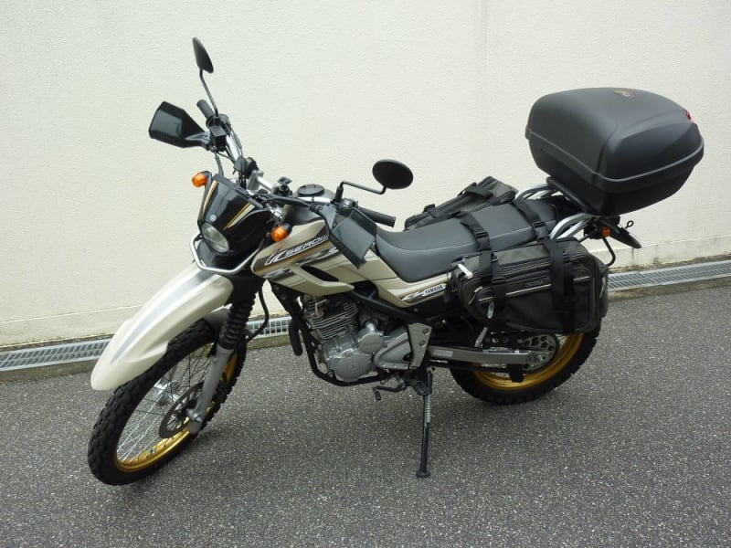 セロー250にサイドバックサポート(Q5KYSK041E19)を装着 セロー250にサイドバックサポート(Q5KYSK041E19)を装着