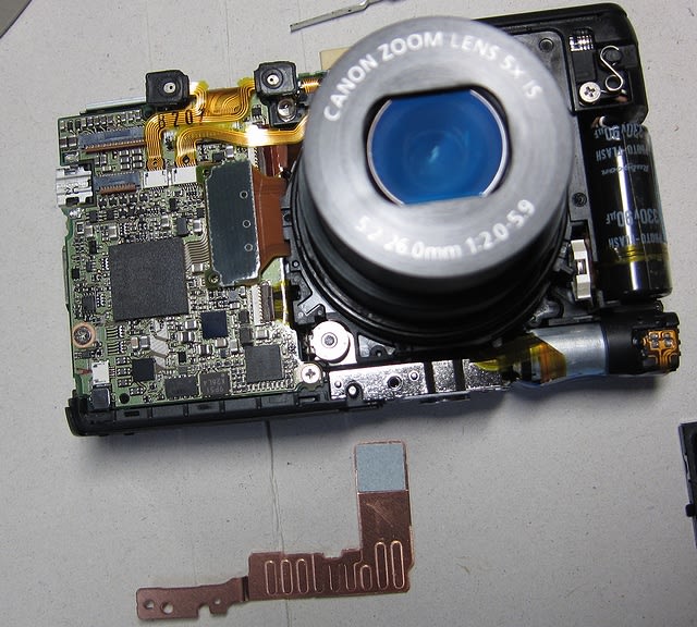 PowerShot S100ジャンク修理1 本体分解編 - くっしーの徒然日記 PowerShot S100ジャンク修理1 本体分解編 - くっしーの徒然日記