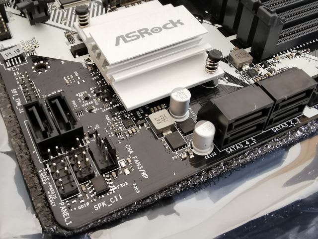 新しくPCを組み立てようと思う~その2・M/B ASRock B460M Pro4 新しくPCを組み立てようと思う~その2・M/B ASRock B460M Pro4