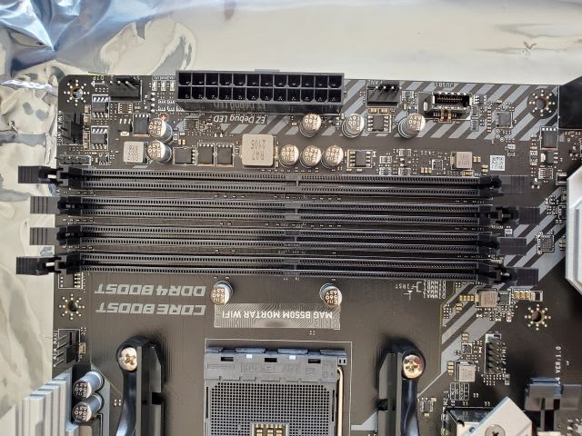 RYZEN7 4750Gを使った自作PC2021~前編・MBはMSI B550M MORTAR RYZEN7 4750Gを使った自作PC2021~前編・MBはMSI B550M MORTAR