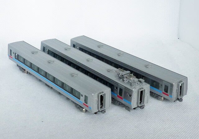 KATO JR四国8000系旧塗装が到着 - もんのNゲージ鉄道模型部屋