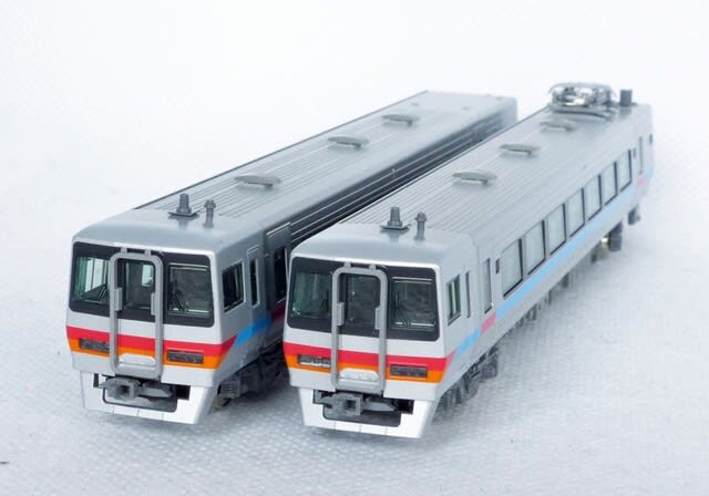 KATO JR四国8000系旧塗装が到着 - もんのNゲージ鉄道模型部屋