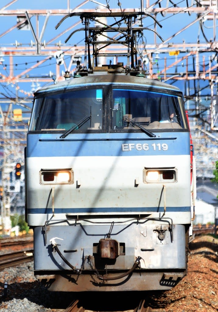 EF66・100番台の8865レを面縦 - monmon photo