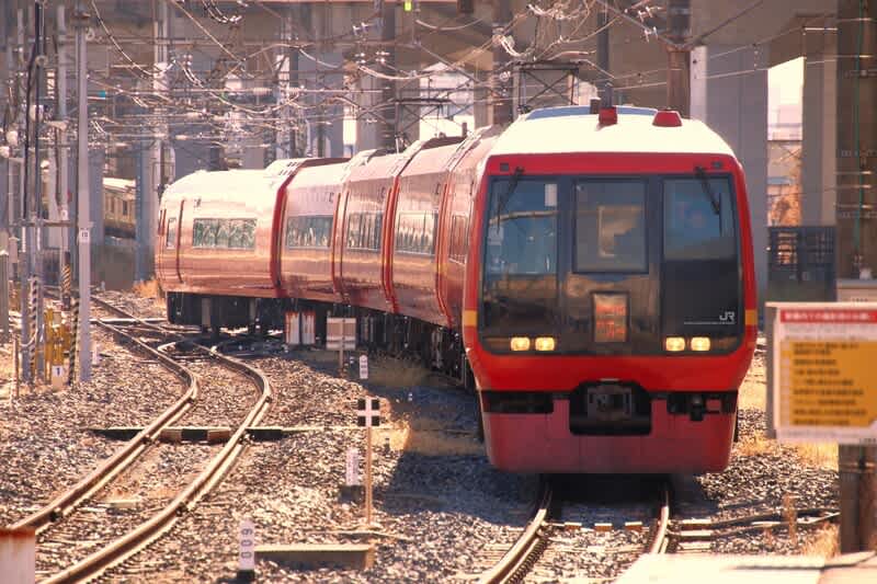 JR東E259系と253系 - ハイブリッドな生活（旧ルノーな生活）