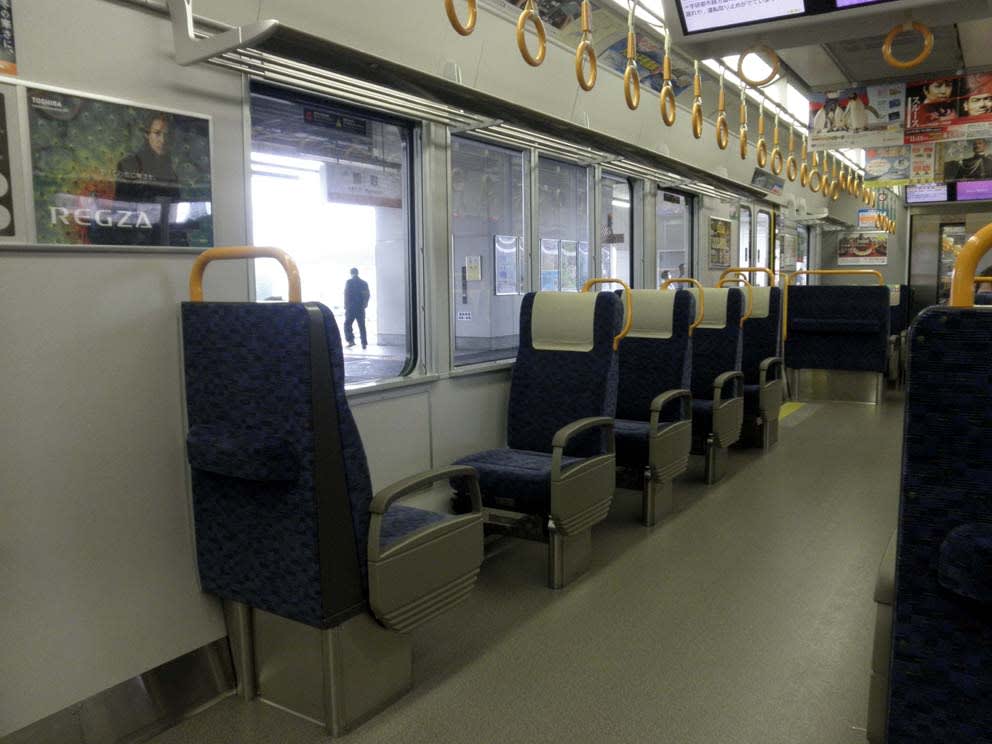 JR西日本 225系電車(5000番台)～昨年末に運行開始した最新鋭車両 - MAKIKYUのページ