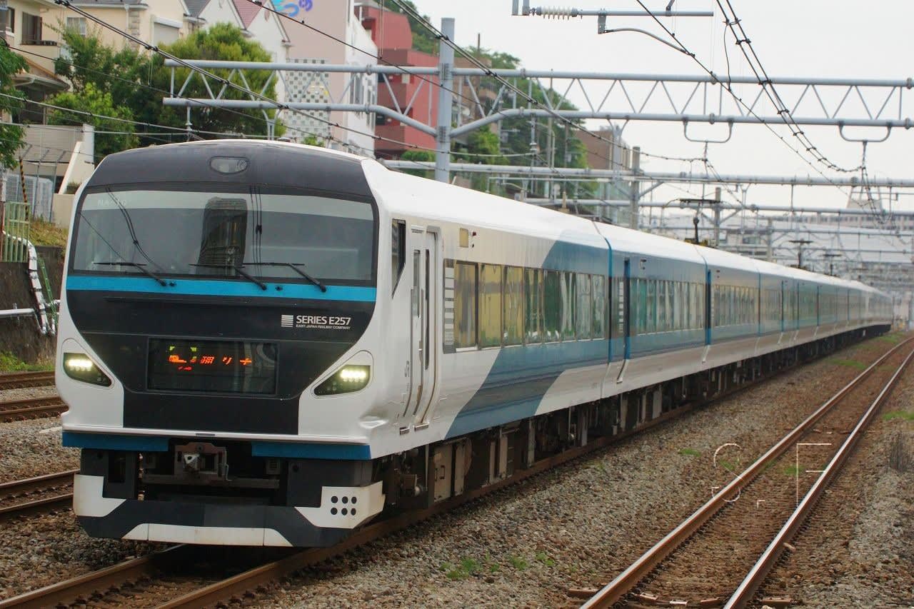 2023年5月29日東海道本線 新子安駅 E257系NA-10＋?編成 踊り子13号 - 鉄道 撮影