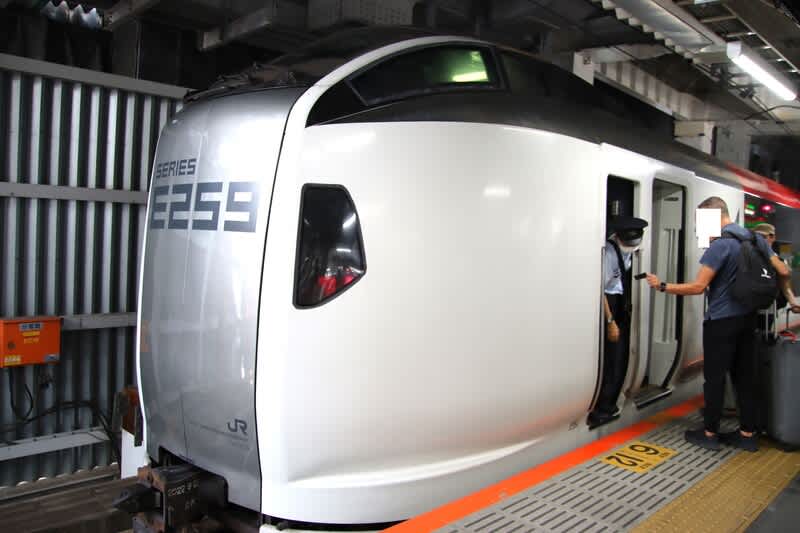 JR東E259系と253系 - ハイブリッドな生活（旧ルノーな生活）