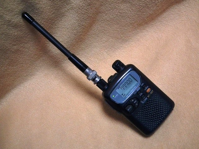 Icom IC-Q7 ねじ切れ FMトランシーバー Icom IC-Q7 ねじ切れ FMトランシーバー