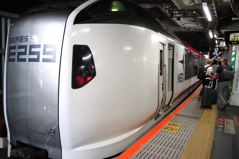 JR東E259系と253系 - ハイブリッドな生活（旧ルノーな生活）