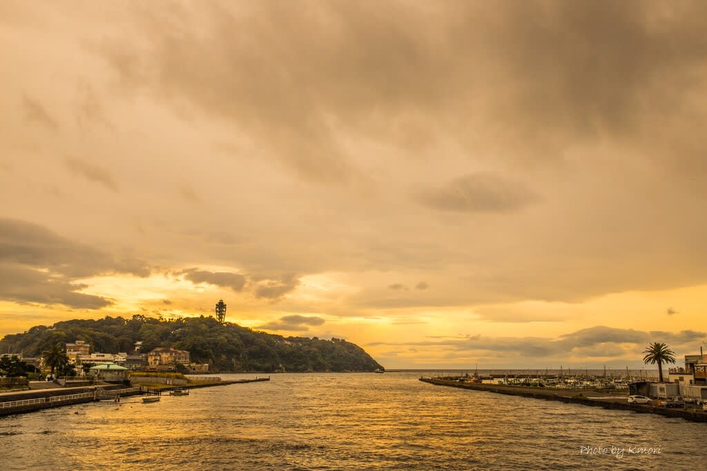 夕暮れ時の江ノ島 ～ by空倶楽部 - Morinoki 2011